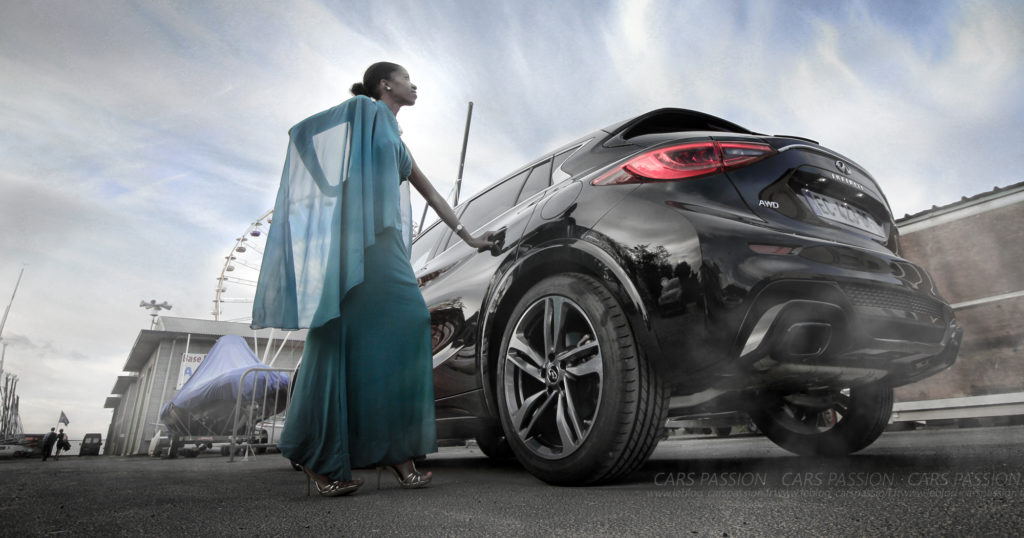 Toute l'élégance de mon Infiniti Q30 Sport city Black - Cars Passion ...